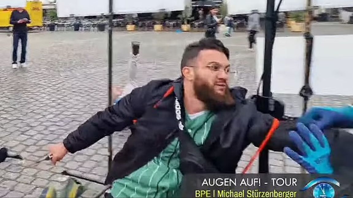 Tyskland: 29-årig polisman död efter afghans knivattack