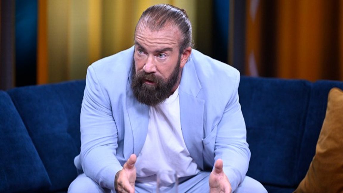 Jan Emanuel slår tillbaka mot HBTQ-kritik