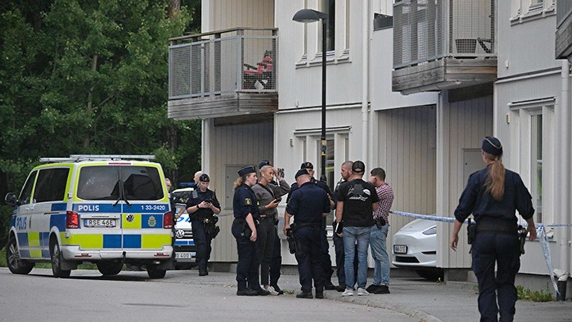 Ung Man Död Efter Skjutning I Sollentuna