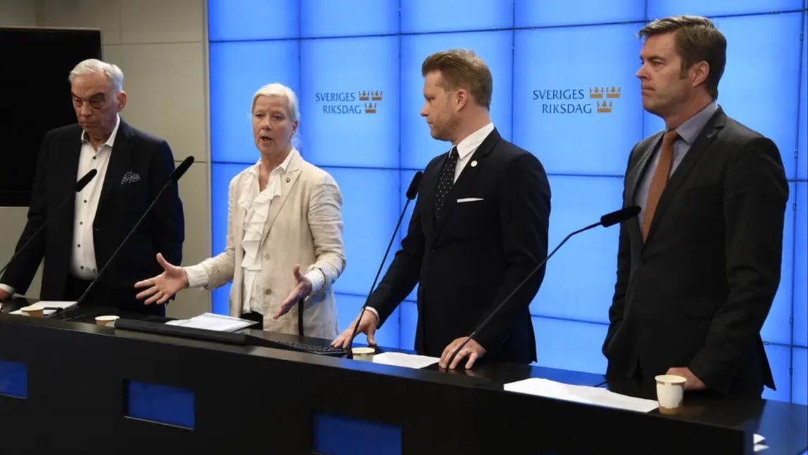 Korn: Styrs Moderaterna av sina fiender?